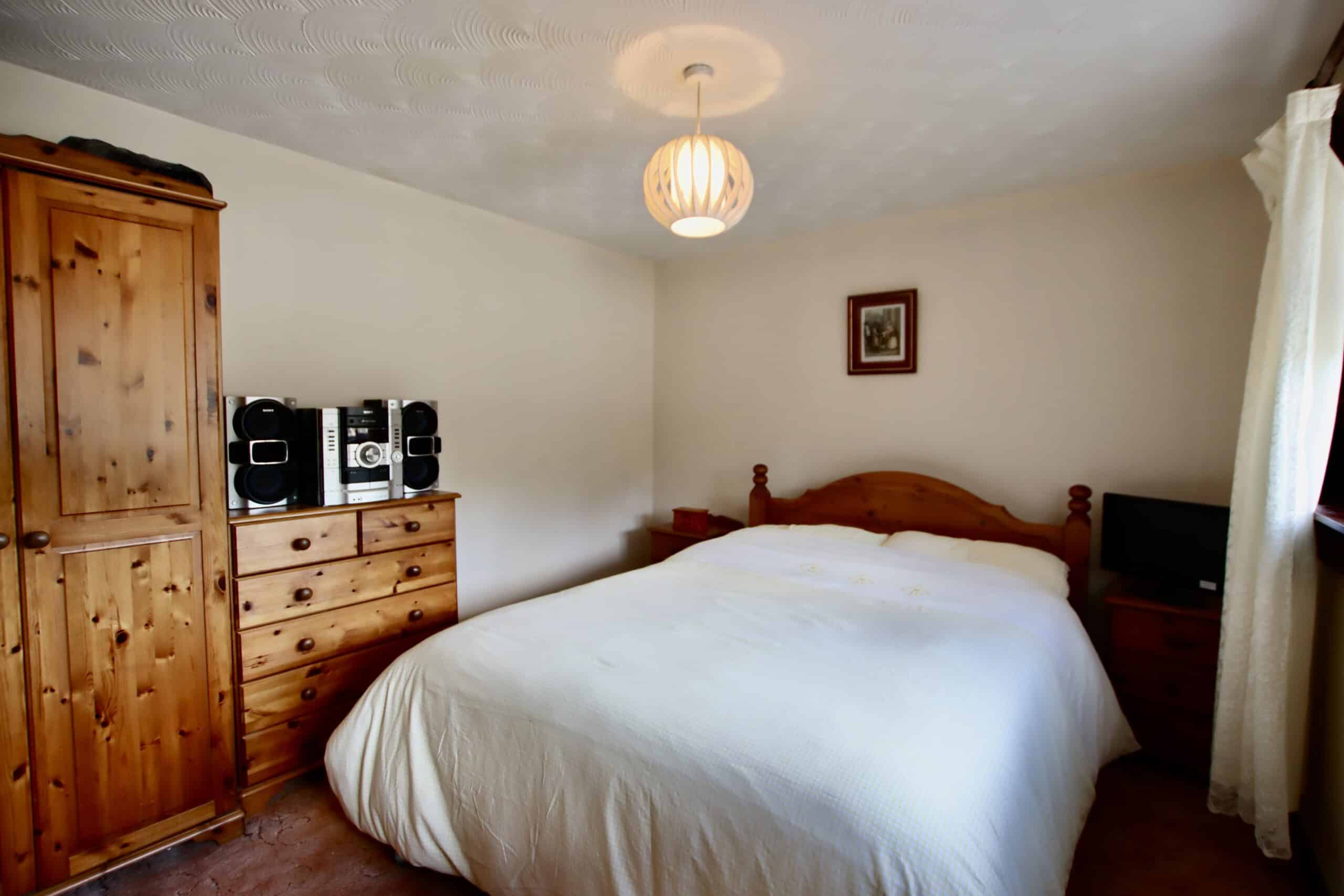 Queens Crescent, Chapelhall, Airdrie, ML6 - Abode Estate Agency